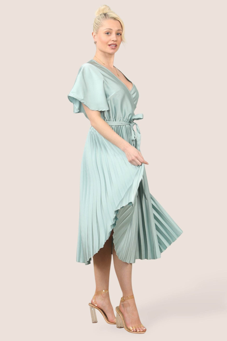 Elaina Fashion. Quality women's clothing. Discover stylish trendy wear